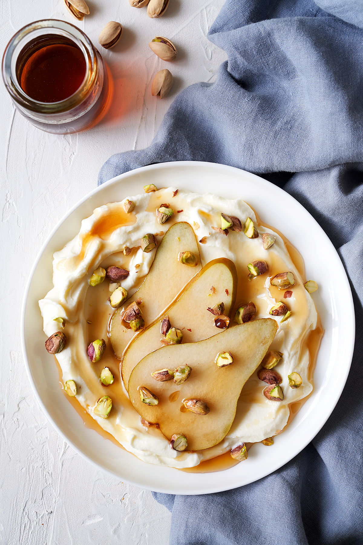 PEARS WITH GREEK YOGHURT & PISTACHIOS | Vanessa Wu Photography